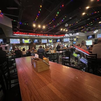 HOOLIGANS EASTSIDE GRILL - Updated November 2025 - 64 Photos & 90 ...