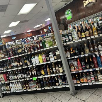 LIQUOR BARN - Updated December 2025 - 17 Photos - 2020 Standiford Ave ...