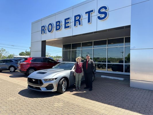 ROBERTS FORD - Updated May 2026 - 28 Photos & 17 Reviews - 1601 Green ...