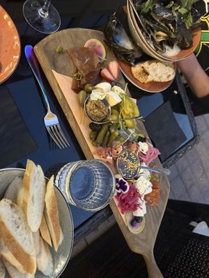 THE RABBIT HOLE - Updated September 2025 - 40 Photos & 37 Reviews - 208 ...