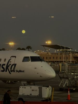 ALASKA AIRLINES - Updated May 2026 - 371 Photos & 460 Reviews - 3707 N ...