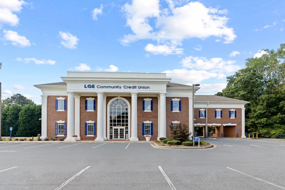 LGE COMMUNITY CREDIT UNION - Updated July 2025 - 10 Reviews - 3891 Cobb ...