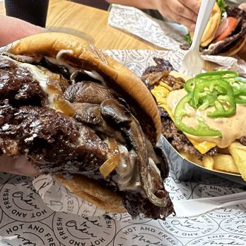 SMASH BROS BURGERS - Updated October 2025 - 154 Photos & 110 Reviews ...