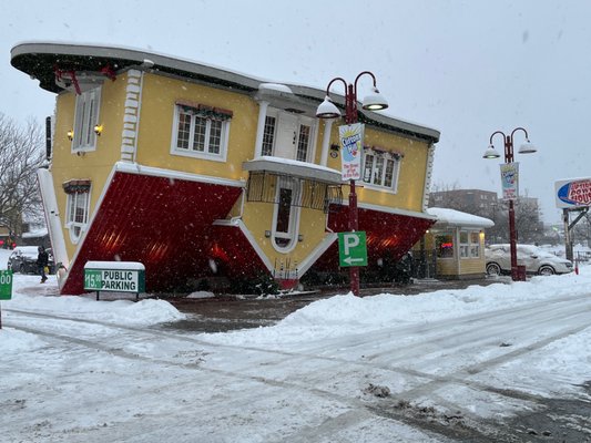 UPSIDE DOWN HOUSE - Updated April 2025 - 36 Photos & 36 Reviews - 4967 ...