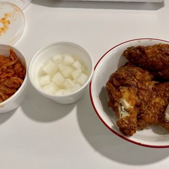 CHICKEN BEE KOREAN STYLE CHICKEN - Updated September 2025 - 273 Photos ...