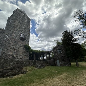 LAMBERT TOWER - Updated December 2025 - 25 Photos - Lambert Castle ...