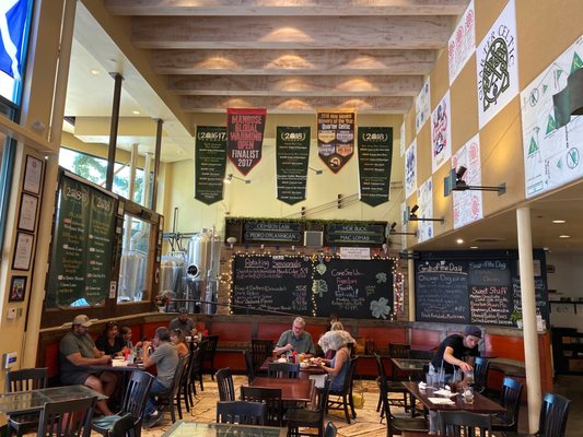 QUARTER CELTIC BREWPUB - Updated March 2025 - 368 Photos & 281 Reviews ...