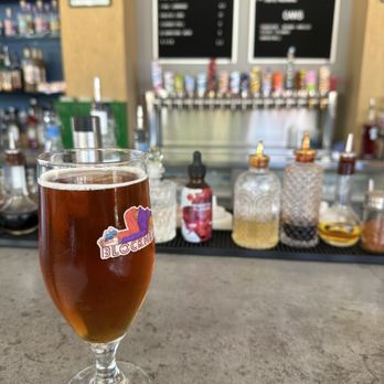 BLOCKHEAD BEERWORKS - Updated December 2025 - 145 Photos & 99 Reviews ...