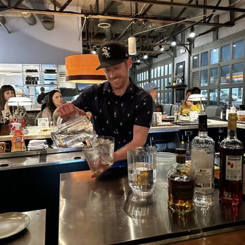 ENCINA - Updated 2024 - 246 Photos & 124 Reviews - 614 W Davis St ...