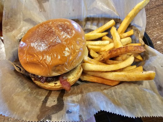 THE CORNER BISTRO - Updated November 2025 - 15 Photos - 10248 Frankfort ...