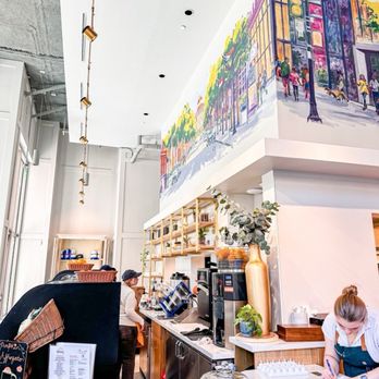 BIRDIE’S BARROOM AND KITCHEN - Updated October 2025 - 235 Photos & 129 ...