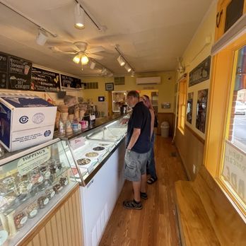 FREDERICK FUDGE & ICE CREAM - Updated July 2025 - 69 Photos & 103 ...