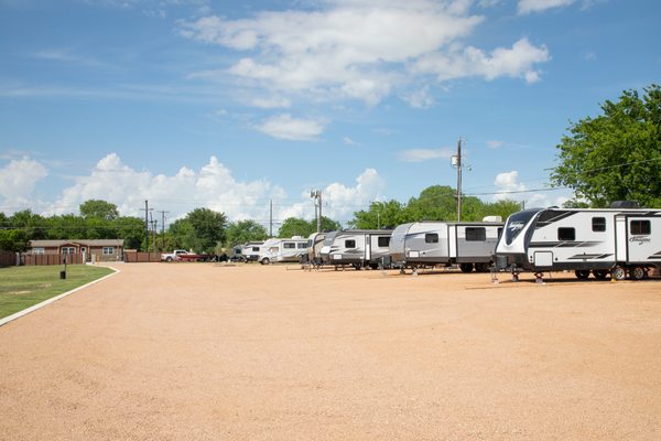 AUSTIN RV PARK - Updated May 2025 - 18 Photos - 4001 Prairie Ln, Austin ...