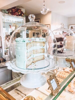 THE CAKE BAKE SHOP BY GWENDOLYN ROGERS-BROAD RIPPLE VILLAGE - 2634 ...