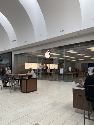 APPLE LOS CERRITOS - Updated July 2024 - 254 Photos & 986 Reviews - 242 ...
