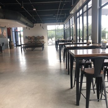 COMMUNITY BEER COMPANY - Updated June 2024 - 373 Photos & 255 Reviews ...