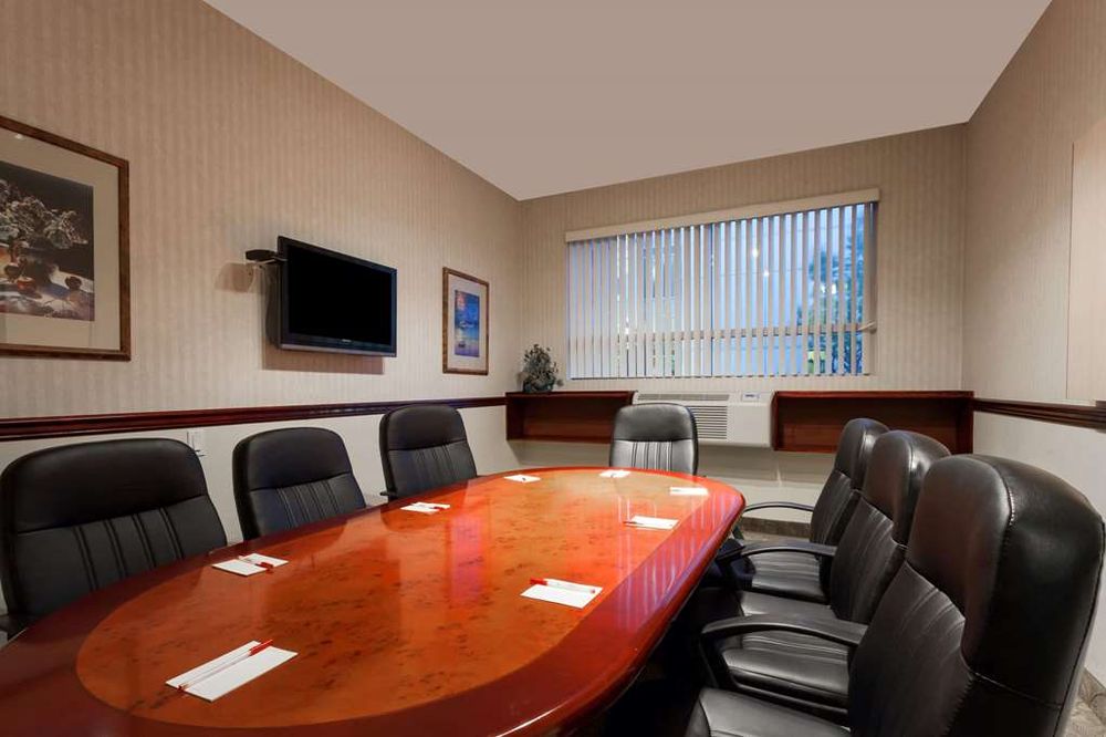 RAMADA LIMITED VANCOUVER AIRPORT - Updated December 2025 - 35 Photos ...