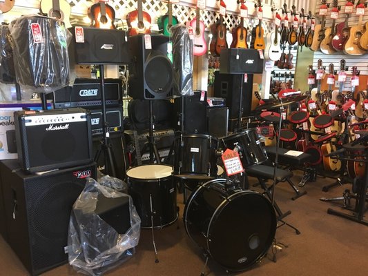 DALE’S GUITAR - Updated November 2025 - 24 Reviews - 2253 Geer Rd ...