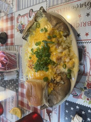 SPUDLY’S SUPER SPUDS - Updated January 2026 - 168 Photos & 143 Reviews ...