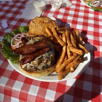 FROGGY’S - 234 Photos & 302 Reviews - 726 2nd St, Davis, California ...