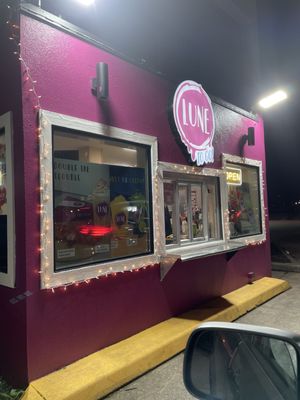 LUNE CAFE - Updated October 2025 - 148 Photos & 110 Reviews - 5148 ...