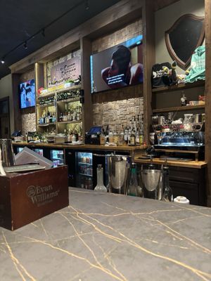 THE GREEN DRAGON INN - Updated December 2025 - 34 Photos - 115 E Market ...