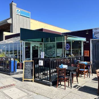 BREAKERS BREAKFAST, BRUNCH & LUNCH - Updated June 2024 - 931 Photos ...