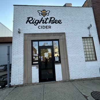 RIGHT BEE CIDER - Updated December 2025 - 30 Photos & 18 Reviews - 1830 ...