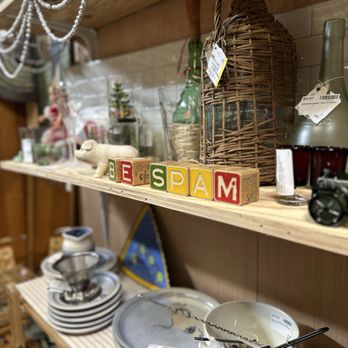 MEMORY DEN ANTIQUE MALL - Updated February 2025 - 190 Photos & 42 ...