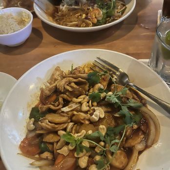 GRA POW - Updated July 2025 - 852 Photos & 1381 Reviews - 497 E ...