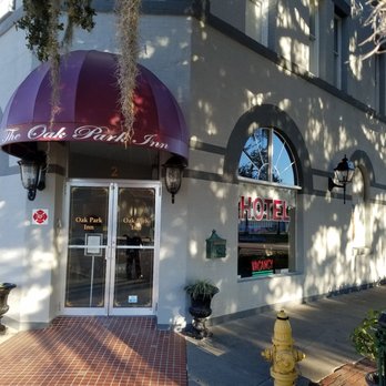 OAK TREE HOTEL - Updated October 2025 - 32 Photos & 25 Reviews - 6 West ...