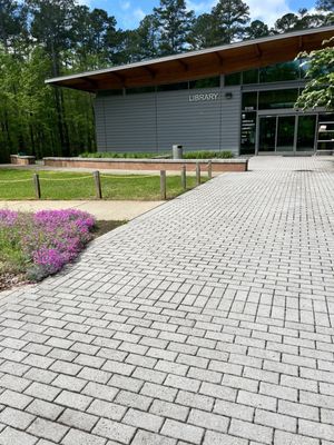 LEESVILLE COMMUNITY LIBRARY - Updated December 2025 - 21 Photos & 19 ...