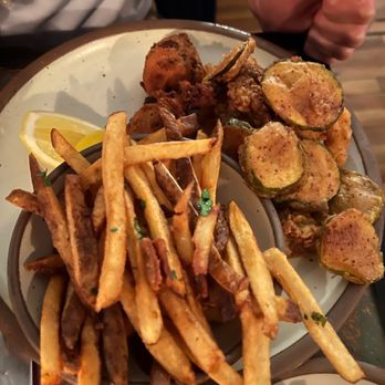 ST. ROCH FINE OYSTERS + BAR - 727 Photos & 385 Reviews - 223 S ...
