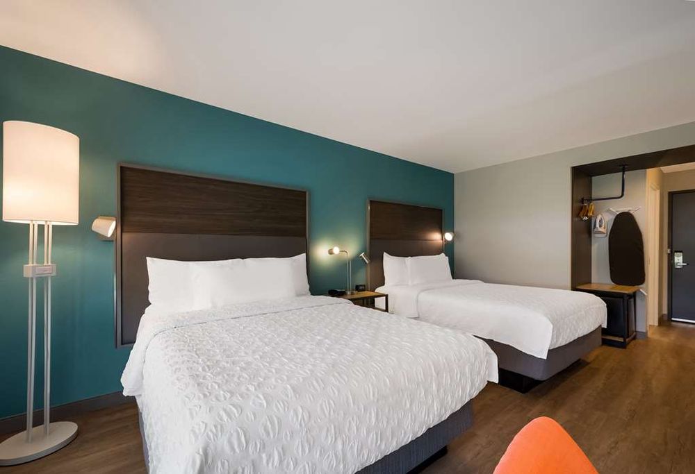 TRU BY HILTON NOVI DETROIT - Updated December 2025 - 87 Photos - 40255 ...