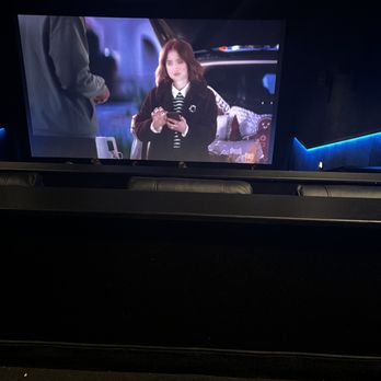 AMC ROOSEVELT COLLECTION 16 - Updated January 2026 - 60 Photos & 15 ...