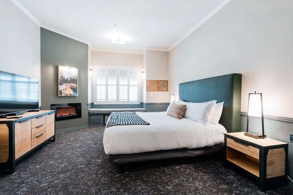 HOTEL NOBO CASCADE, TAPESTRY COLLECTION BY HILTON - Updated April 2024 ...