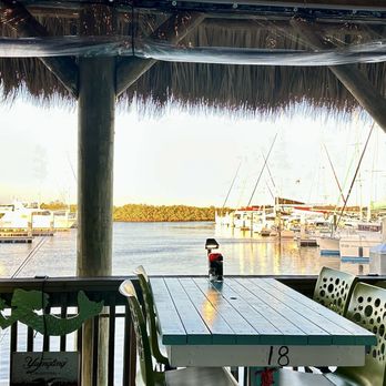 SKIPPERS COVE BAR & GRILL - Updated August 2025 - 129 Photos & 96 Reviews - 1930 Harbortown Dr ...