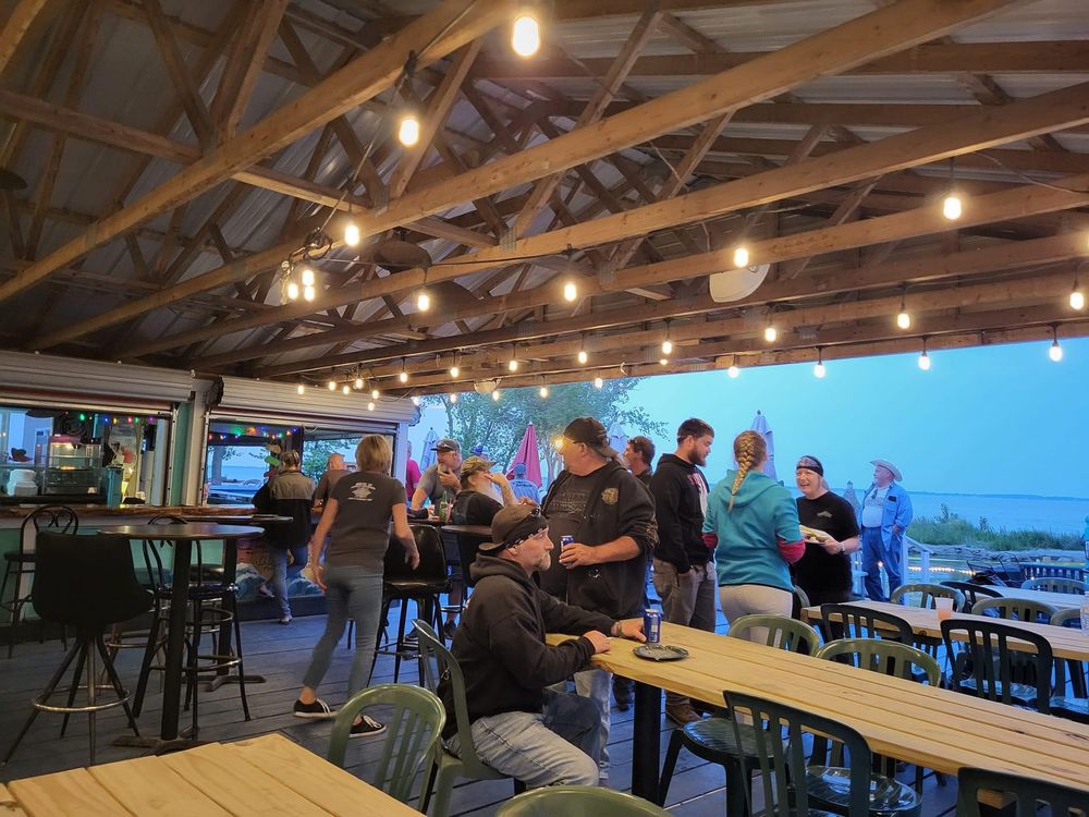 RUM RUNNERS COVE INN - Updated October 2025 - 12 Photos - 5966 Co Rd ...