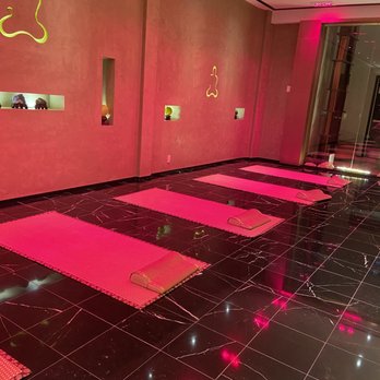 GO PLACE - Updated December 2024 - 542 Photos & 109 Reviews - 3275 ...