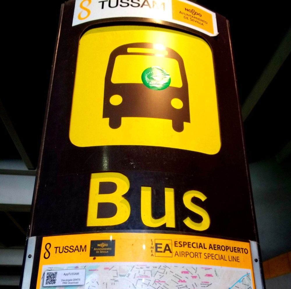 ESTACIÓN DE AUTOBUSES AEROPUERTO SEVILLA - Bus Stations - Calle a la ...