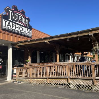 INDUSTRIAL TAPHOUSE - Updated July 2025 - 326 Photos & 367 Reviews ...