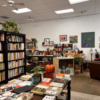 ARVIDA BOOK CO - 162 Photos & 117 Reviews - 115 W Main St, Tustin ...