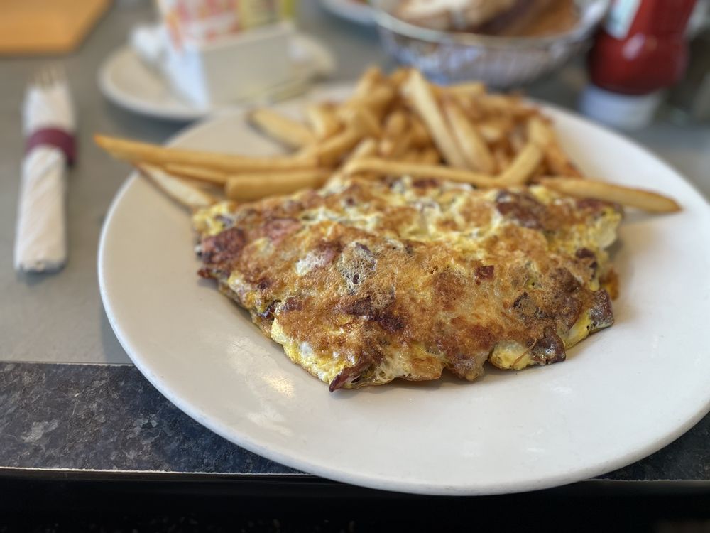 LANDMARK DINER - Updated May 2025 - 284 Photos & 453 Reviews - 1027 ...