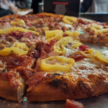 FIVE BOROUGHS PIZZA TAVERN - Updated November 2024 - 102 Photos & 160 ...
