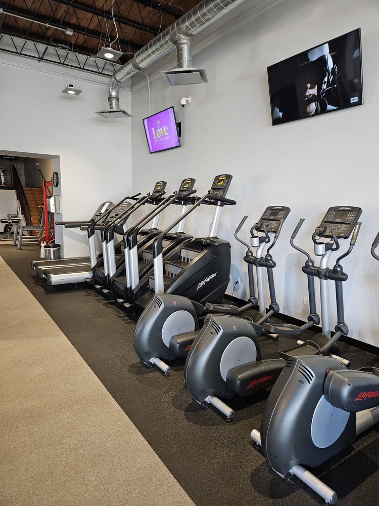 DENVER GYM & FITNESS - 81 Photos & 78 Reviews - 636 S Broadway, Denver ...