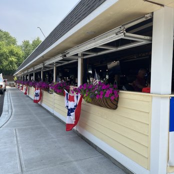 SILVER SPRING HOUSE RESTAURANT - Updated December 2025 - 239 Photos ...