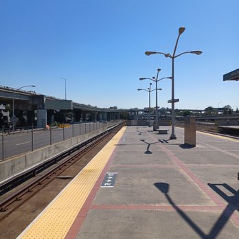 BART - MACARTHUR STATION - Updated December 2025 - 164 Photos & 116 ...