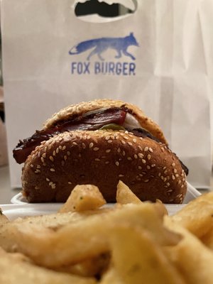 FOX BURGER - Updated December 2024 - 69 Photos & 73 Reviews - 6423 112 ...