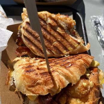 THE FLYING YOLK - VALENCIA - Updated April 2025 - 251 Photos & 233 ...