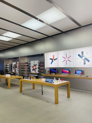 APPLE GEORGETOWN - Updated December 2024 - 62 Photos & 331 Reviews ...